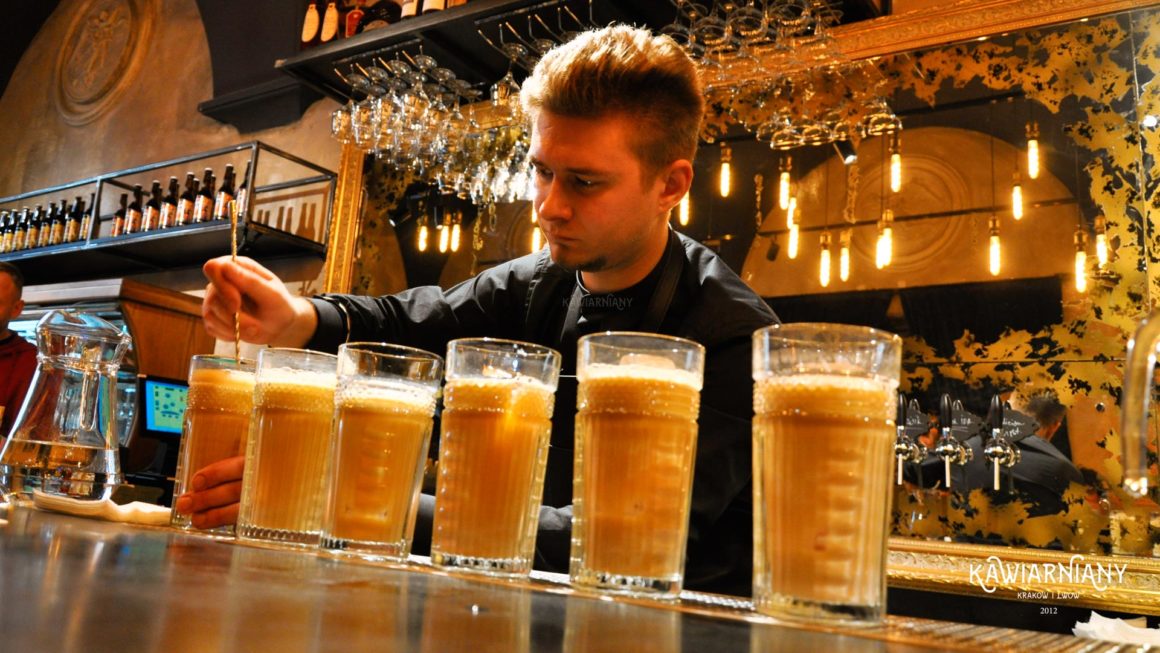 Craft&Kumpel Beer Atelier - piwo kraftowe przy Rynku we Lwowie ...