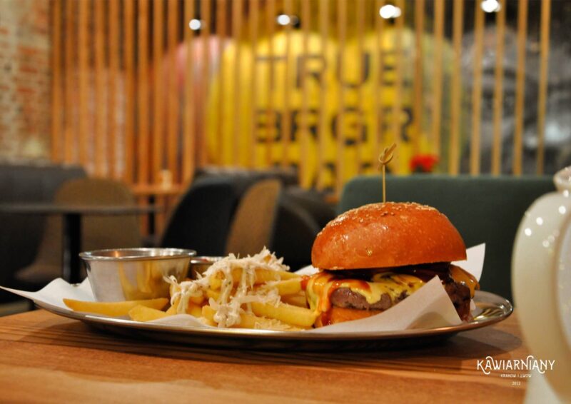 True Burger Bar - prawdziwa burgerownia we Lwowie – Kawiarniany.pl