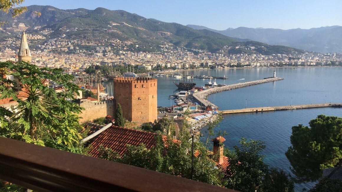 Alanya pogoda w kwietniu. Temperatury. Czy warto jechać?